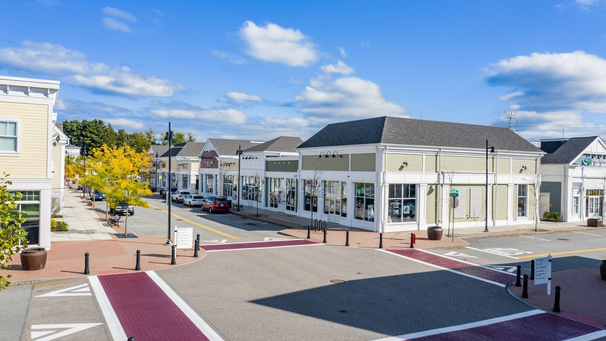 Wayland Town Center – Restaurants, Shopping & Services